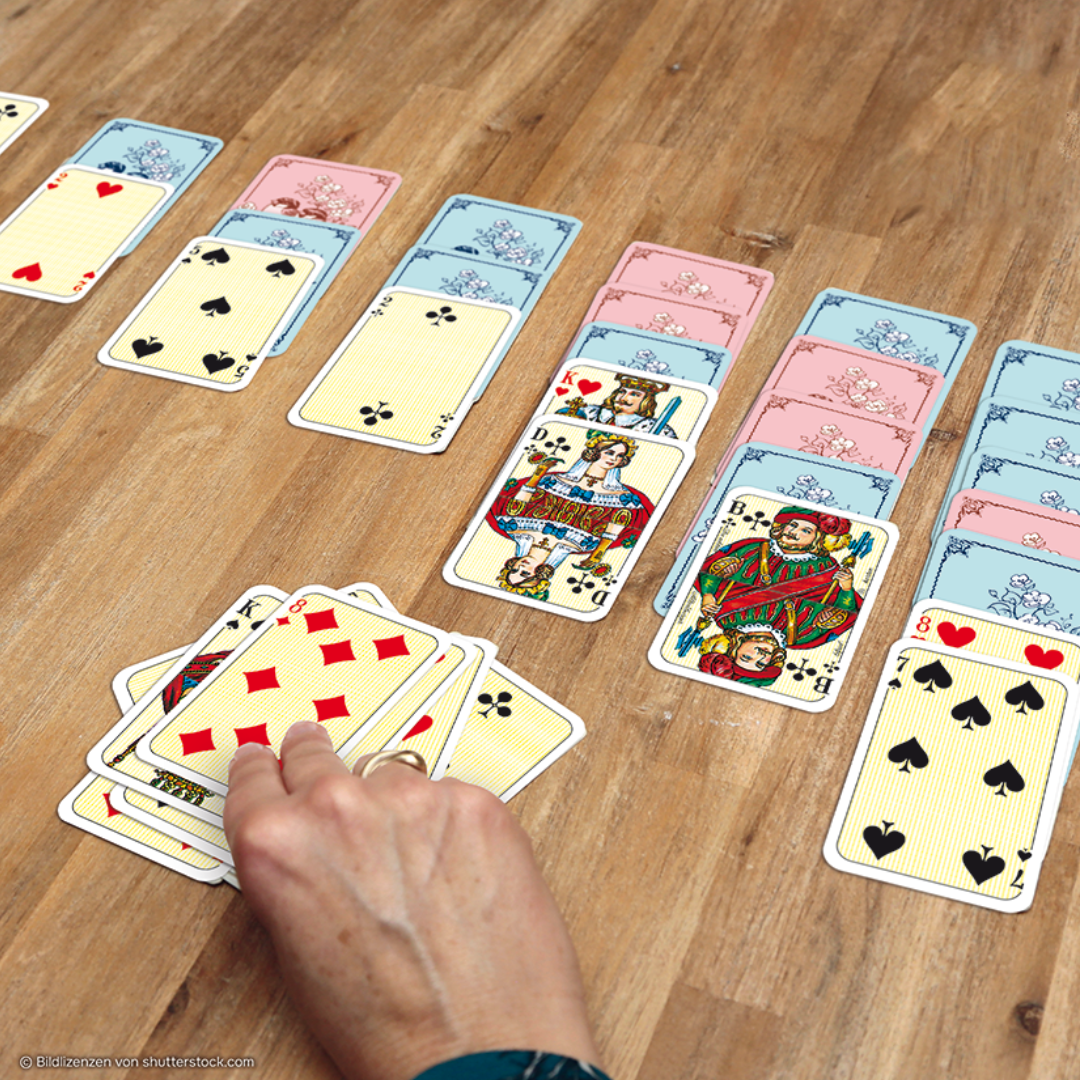Patience spielen - Patiencen legen mit schönen Patiencekarten – Vier Treff